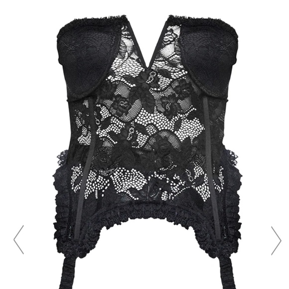 PrettyLittleThing | Tops | Plus Black Lace Structured Bandeau Corset ...
